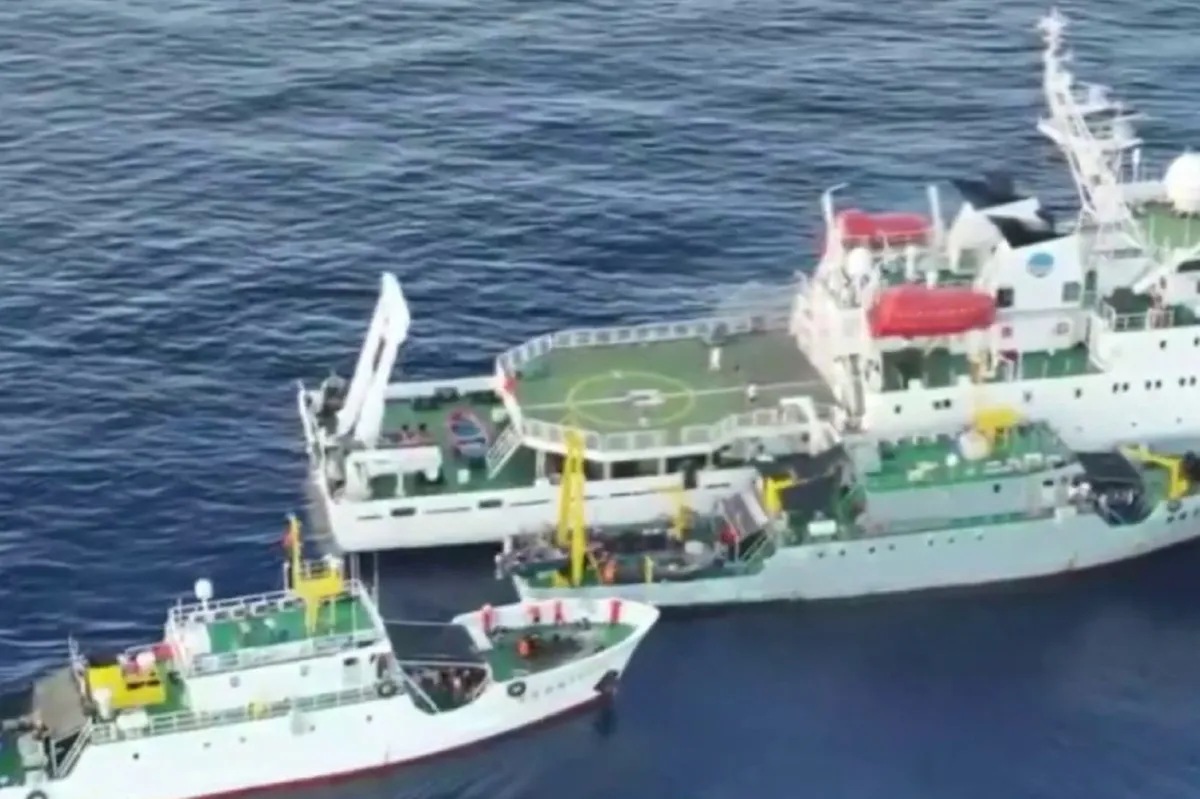 Escoda Shoal binabantayan ng barkong Pinoy | ABS-CBN News