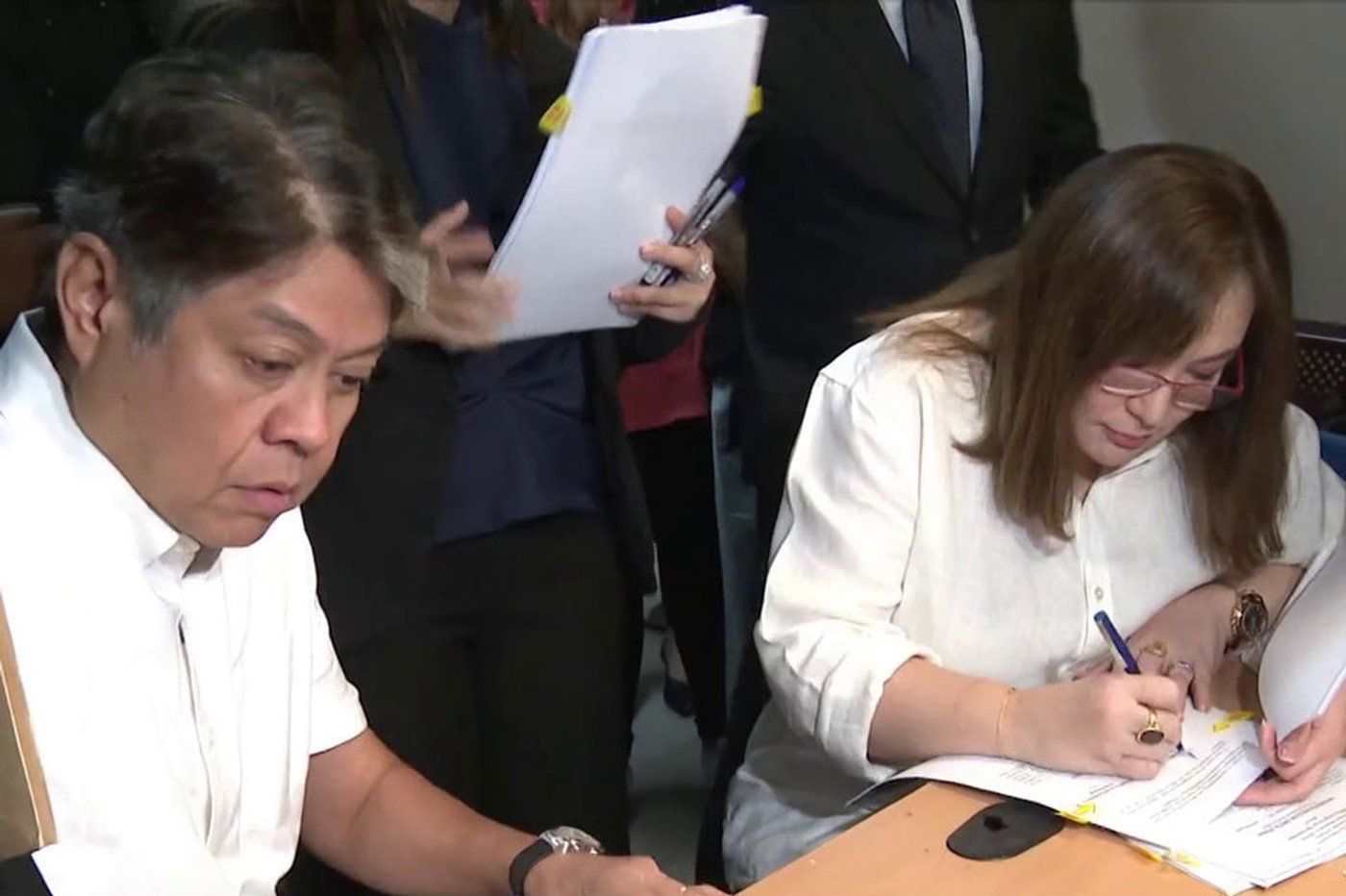 Sharon, Kiko nagsampa ng kasong cyberlibel vs. Cristy Fermin | ABS-CBN Entertainment