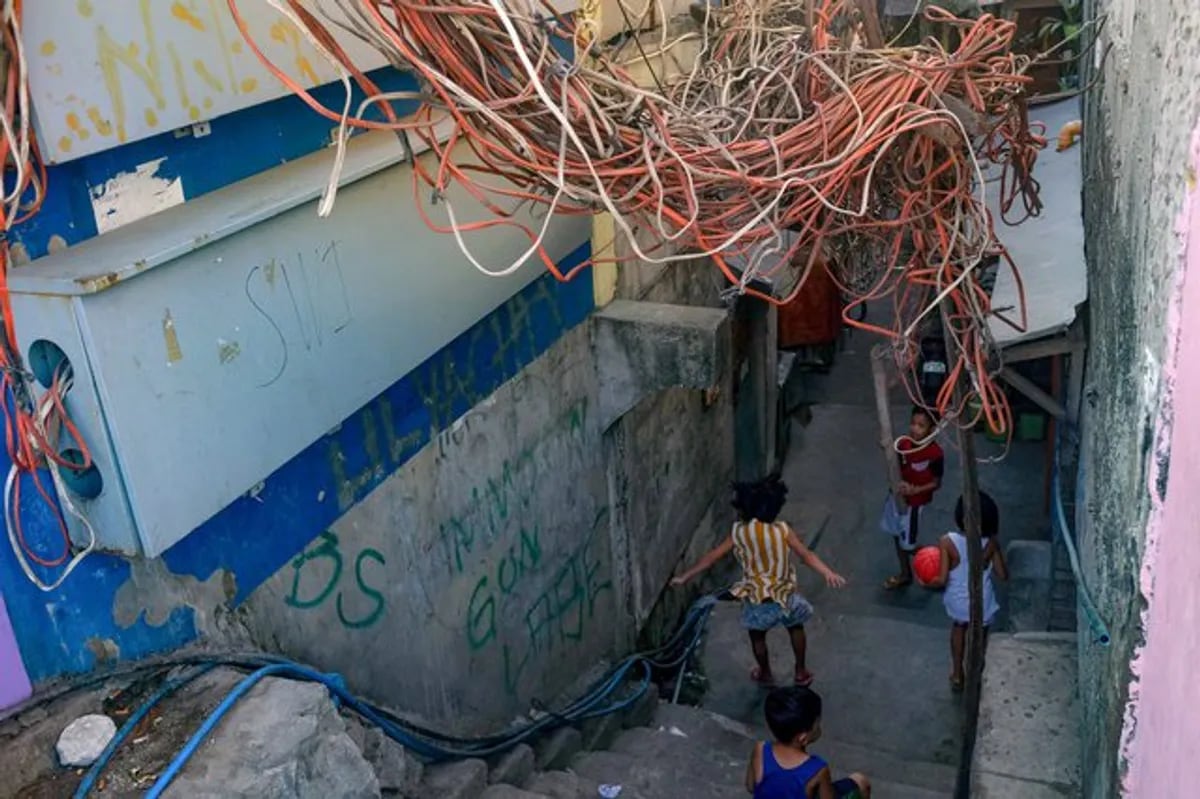 House bill seeks to clear streets of dangling, unused overhead wires | ABS-CBN News