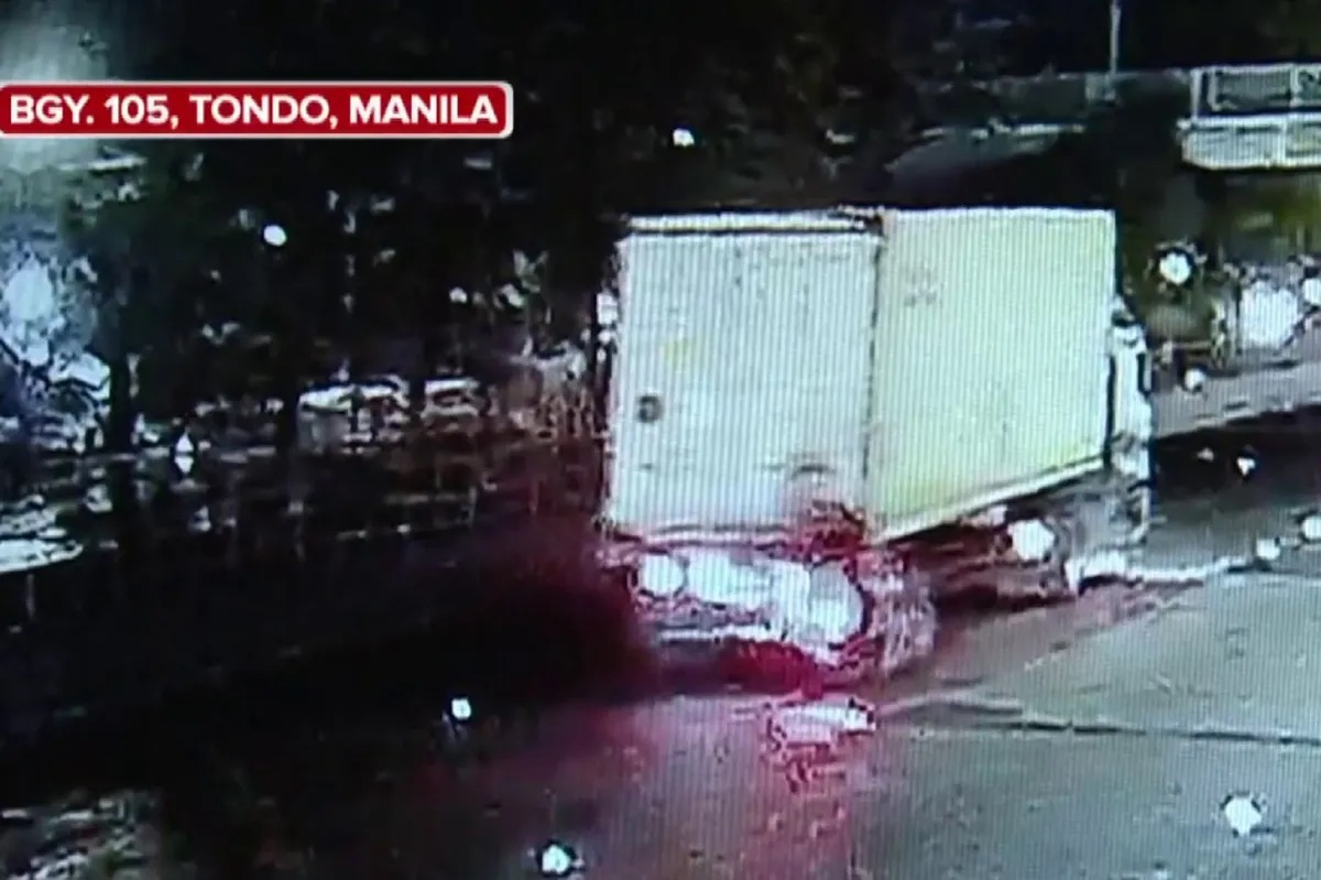 2 patay sa pagsalpok ng motor sa trailer truck sa Maynila | ABS-CBN News 2 patay sa pagsalpok ng motor sa trailer truck sa Maynila | ABS-CBN News