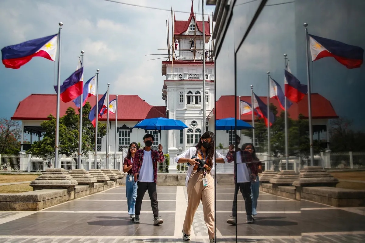 'Enhanced' work immersion eyed for senior high students | ABS-CBN News