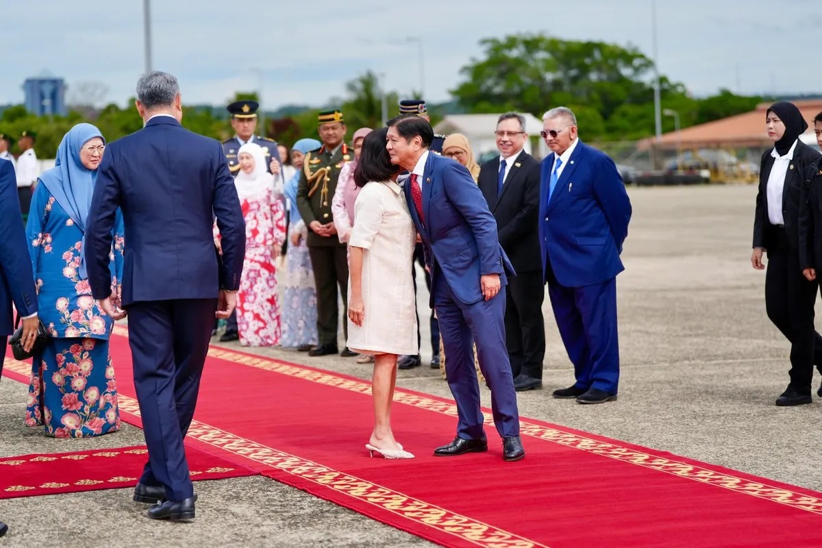 Marcos Jr. arrives in Singapore | ABS-CBN News