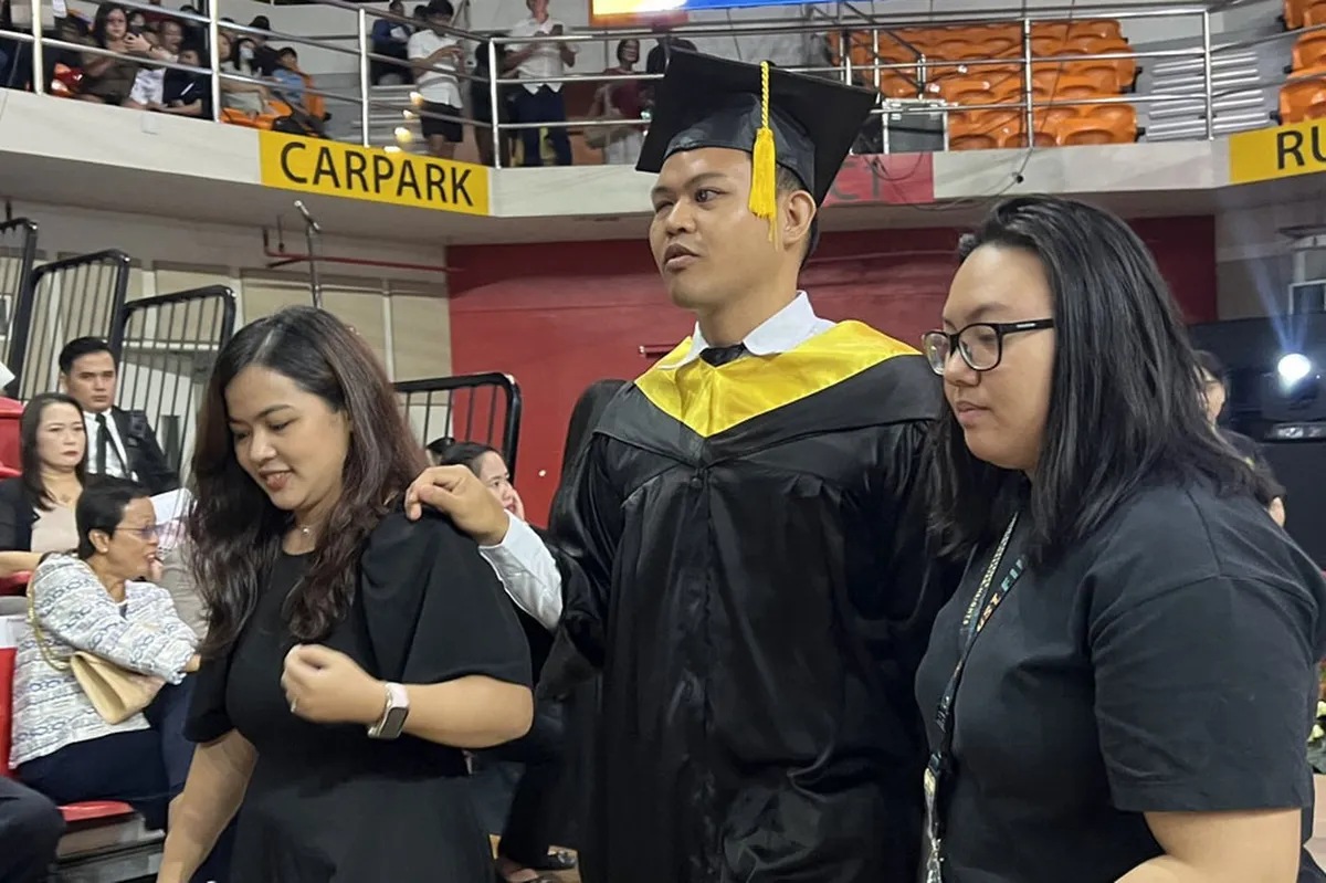 Blind college student graduates from UST | ABS-CBN Lifestyle