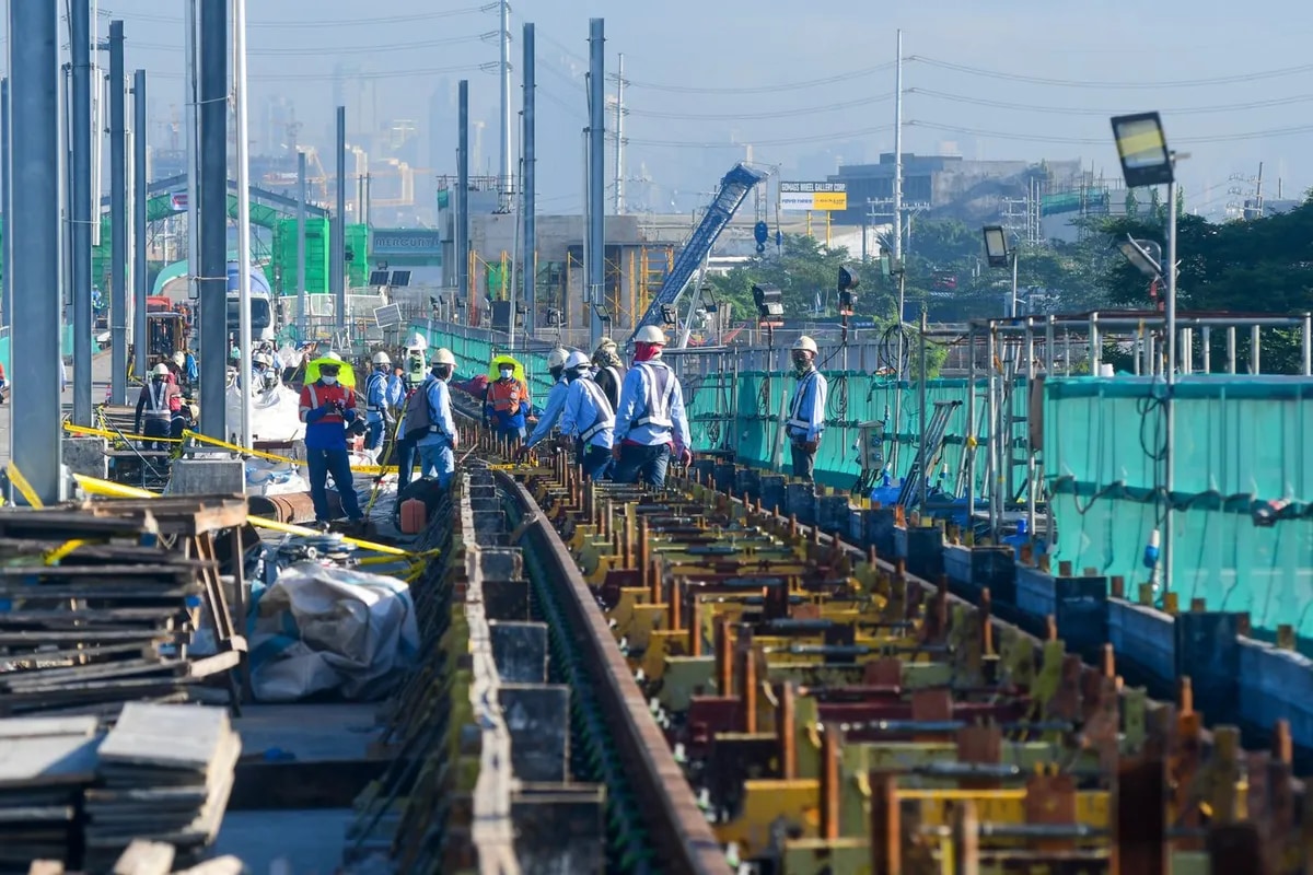 Phase 1 of LRT-1 Cavite Extension on track to open before Christmas ...