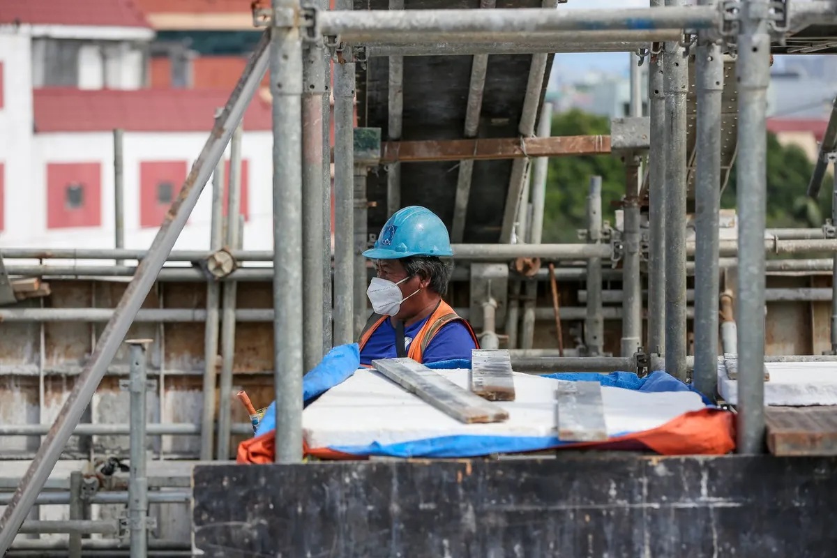 Unemployment slightly up: 2.04 million jobless Filipinos in April | ABS ...