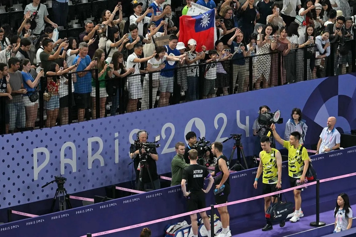 Taiwan protests as fan's 'Taiwan' towel taken away at Olympic site ...