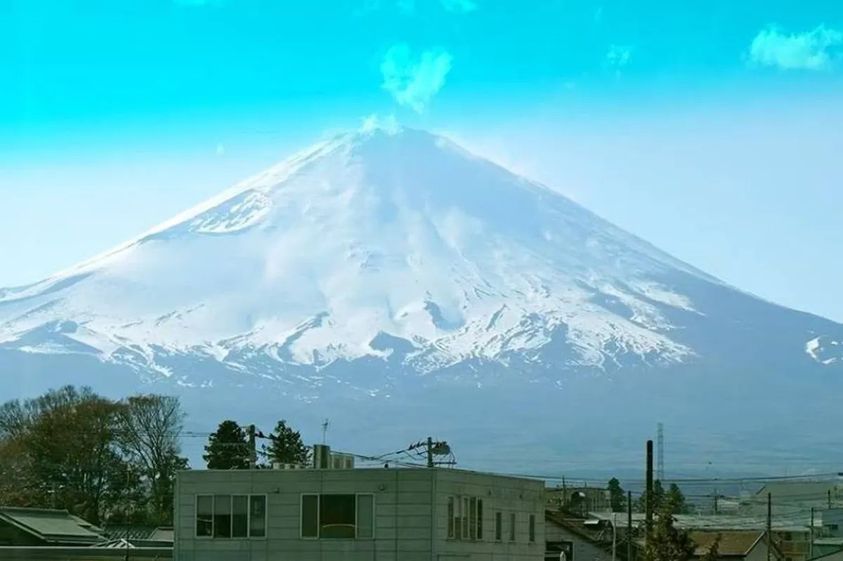 Locals in central Japan near Mt. Fuji count on UFO craze for tourism ...