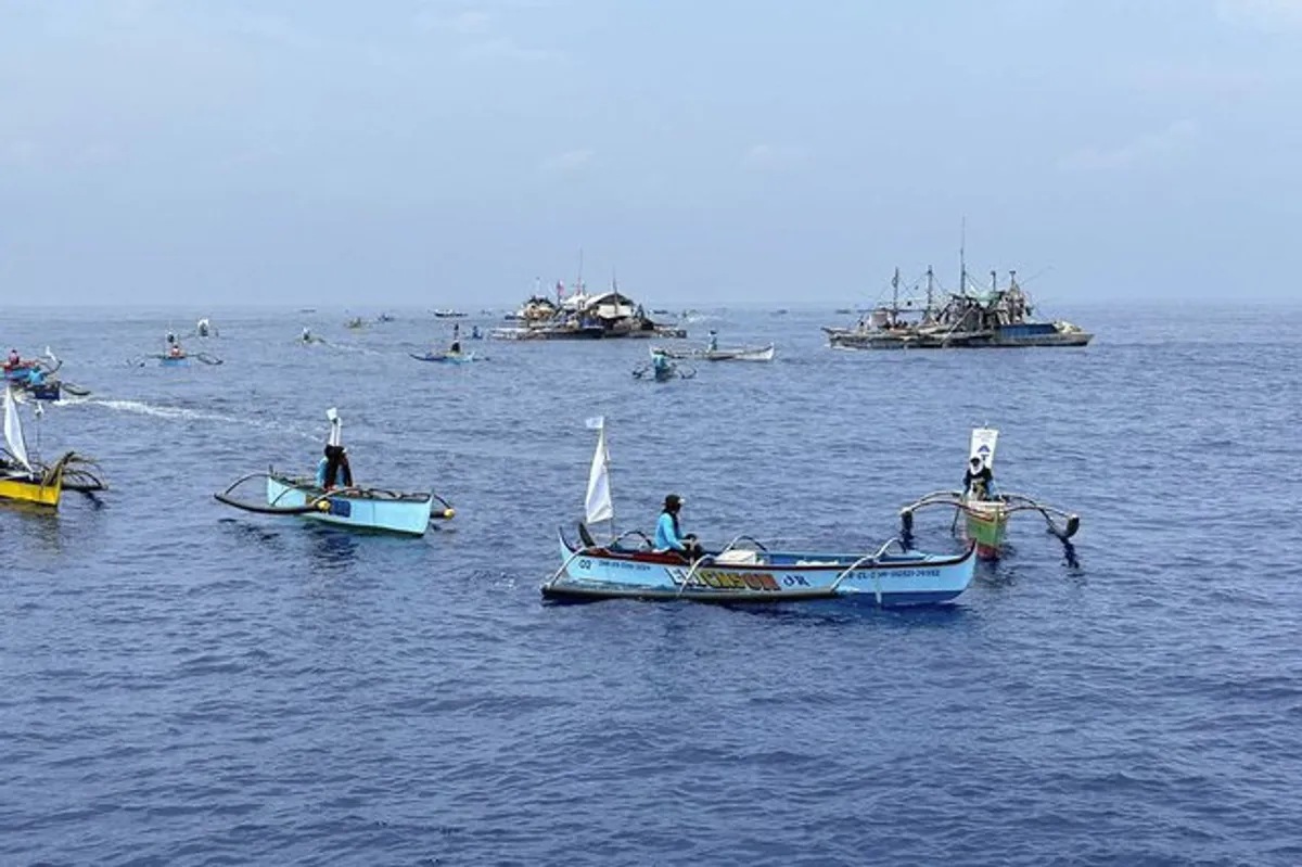 Philippine boat convoy won't proceed to China-held reef: organizers ...