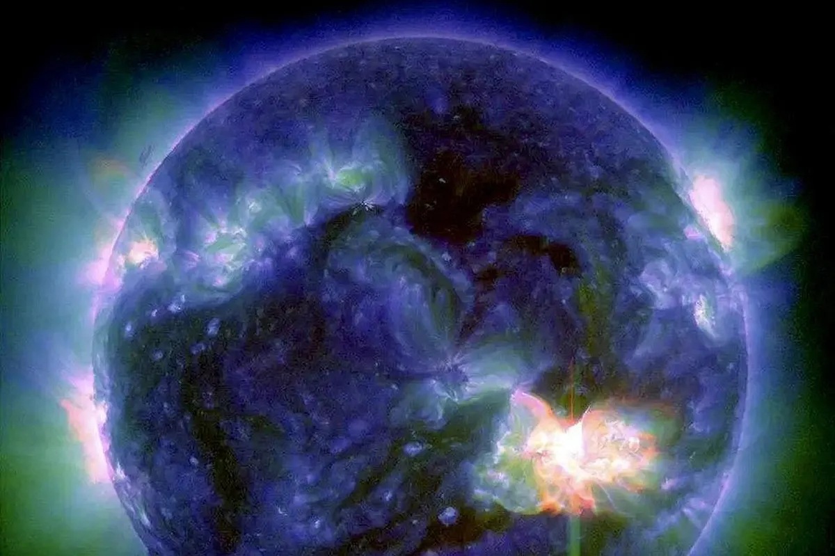 First 'extreme' solar storm in 20 years brings spectacular auroras ...