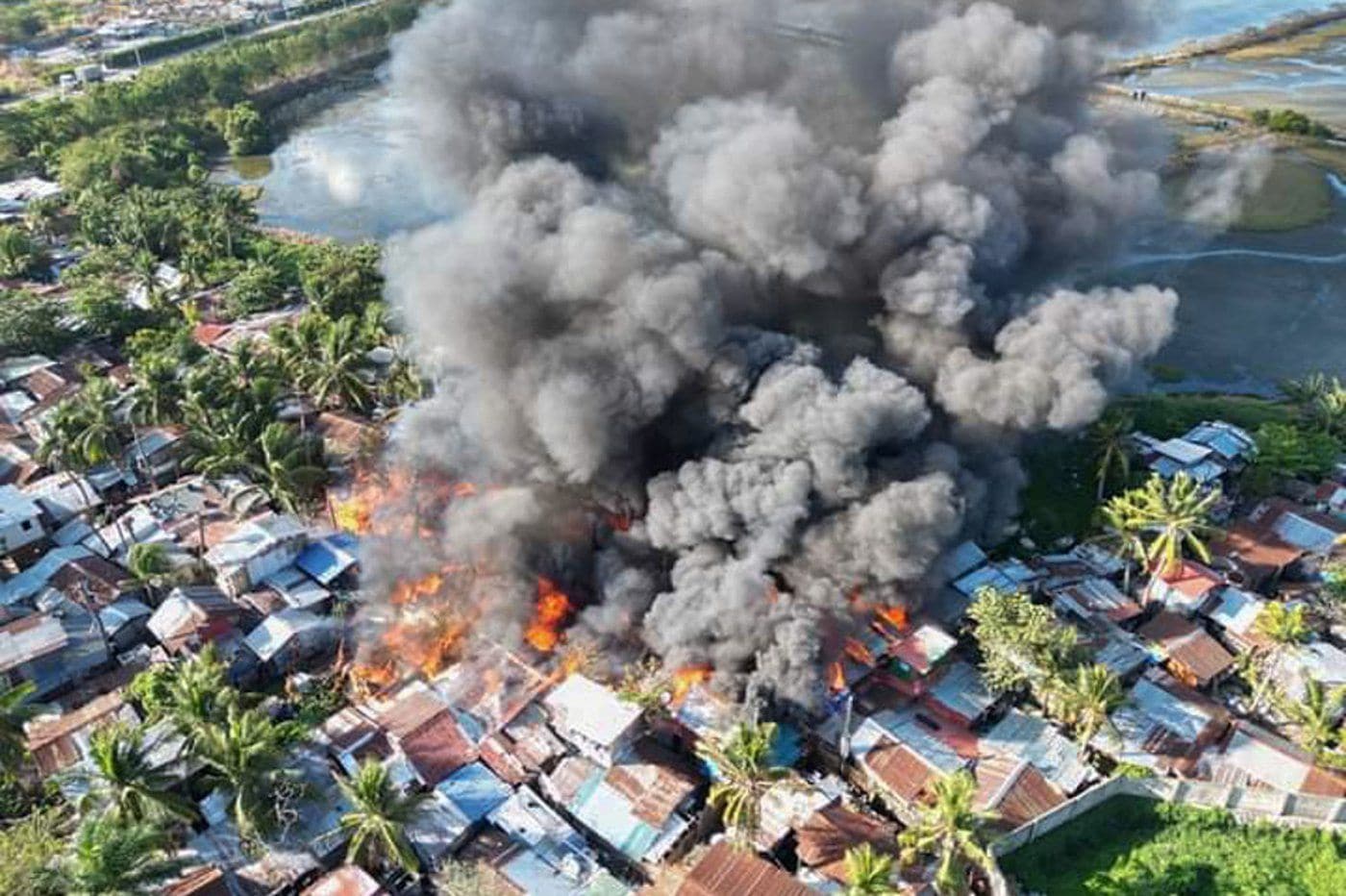 Mahigit 20 bahay nasunog sa Brgy. Airport, Mandurriao, Iloilo City ... Mahigit 20 bahay nasunog sa Brgy. Airport, Mandurriao, Iloilo City ...