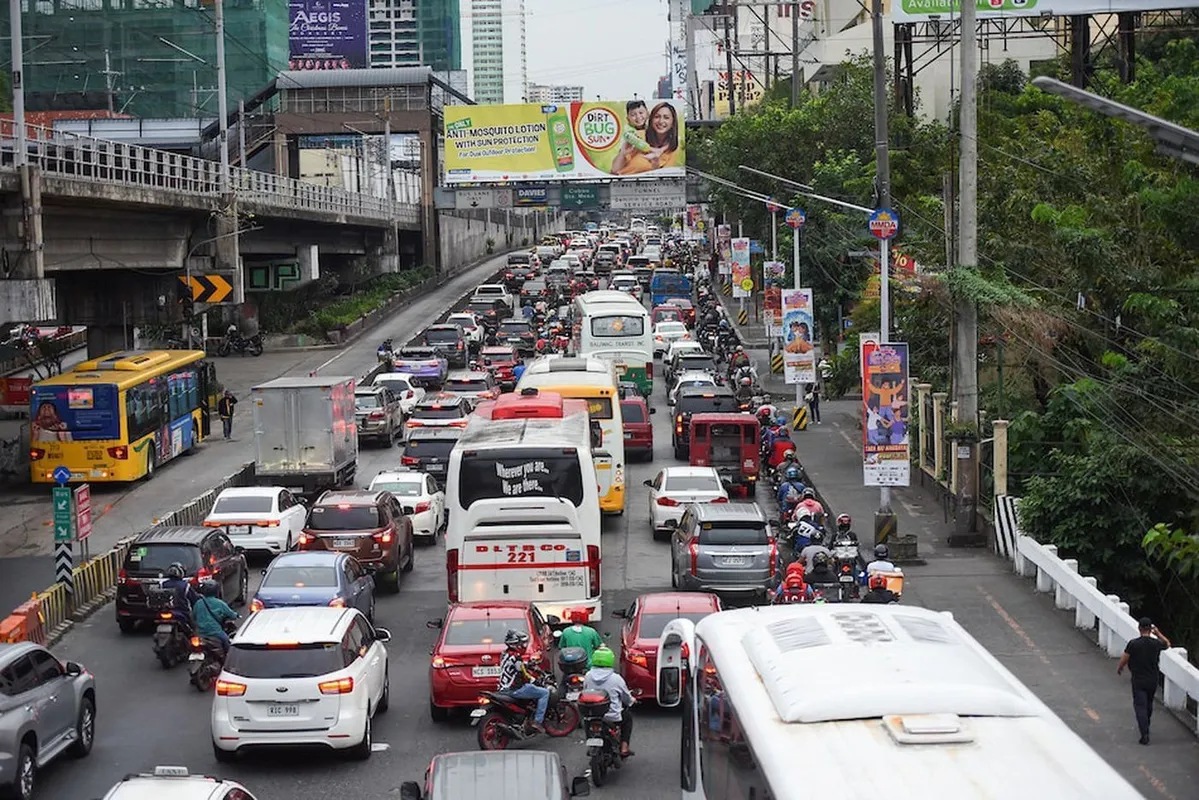 LTO notes 'effectiveness' of gov't hotline amid 'increase' of calls ...