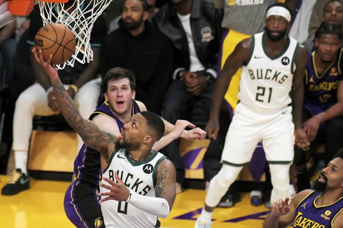 NBA: Lillard, Antetokounmpo shine as Bucks hold off Clippers | ABS-CBN Sports