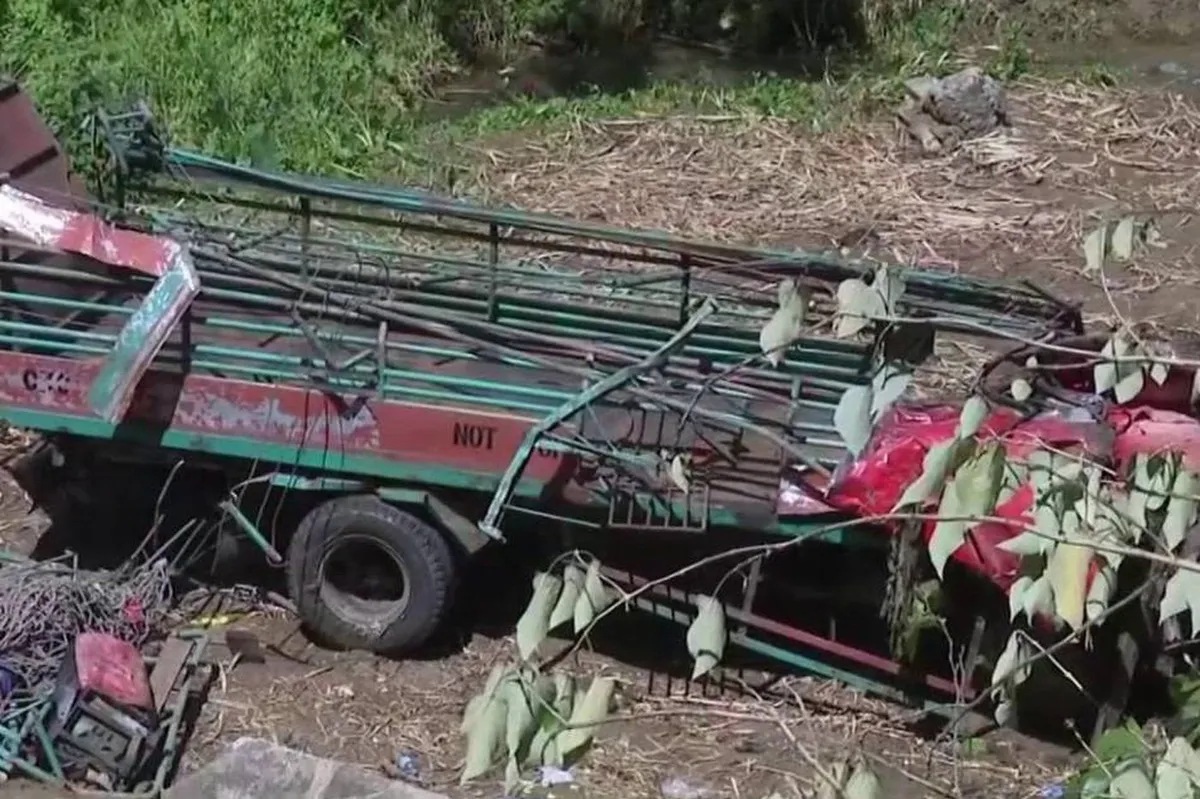 Trak nahulog sa bangin sa Negros Oriental; 15 patay | ABS-CBN News Trak nahulog sa bangin sa Negros Oriental; 15 patay | ABS-CBN News