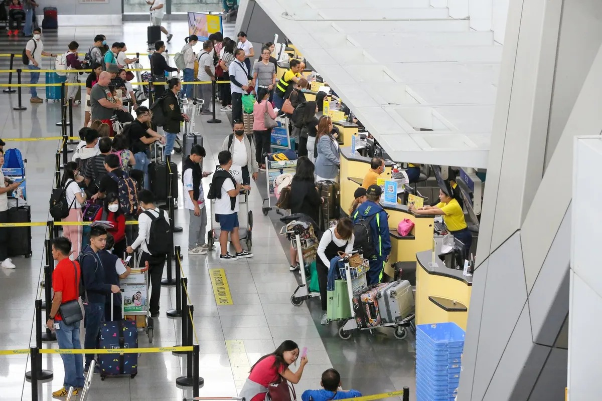 Transpo chief assures no job losses as SMC takes over NAIA ...