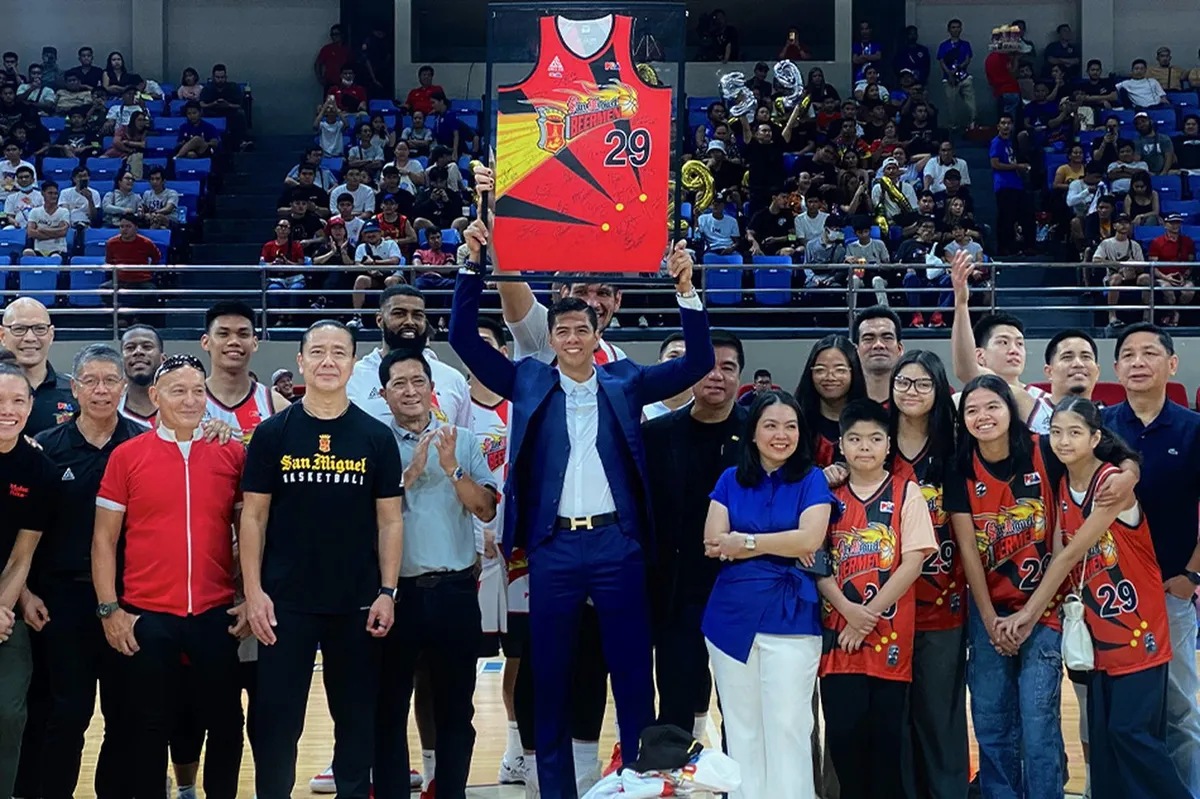 PBA: San Miguel officially retires Arwind Santos’ jersey | ABS-CBN Sports