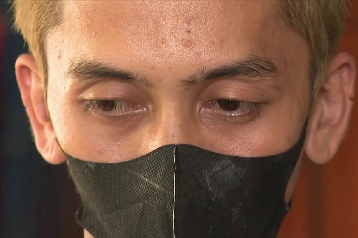 Lalaking nagtago ng 2 taon dahil sa pagsunog ng pera, tiklo | ABS-CBN News Lalaking nagtago ng 2 taon dahil sa pagsunog ng pera, tiklo | ABS-CBN News