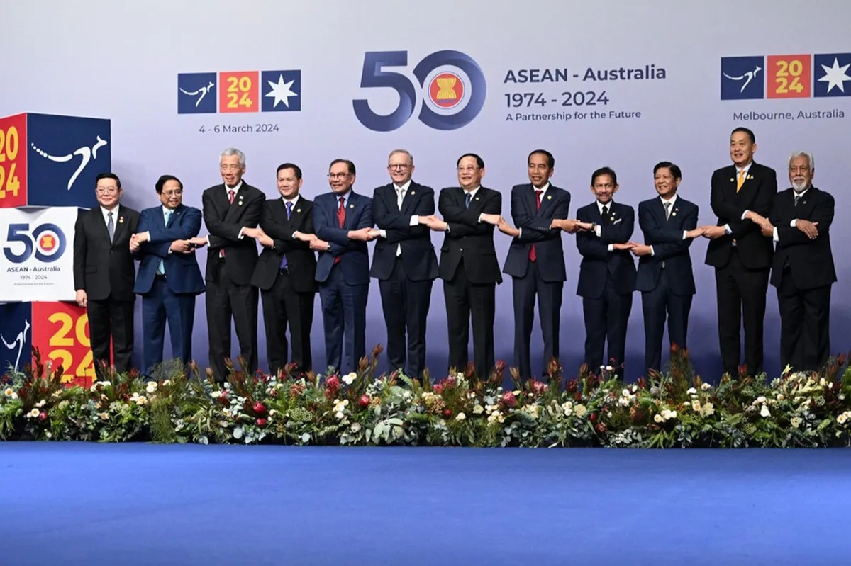 President Marcos Jr. family photo with ASEAN-Australia leaders | ABS ...