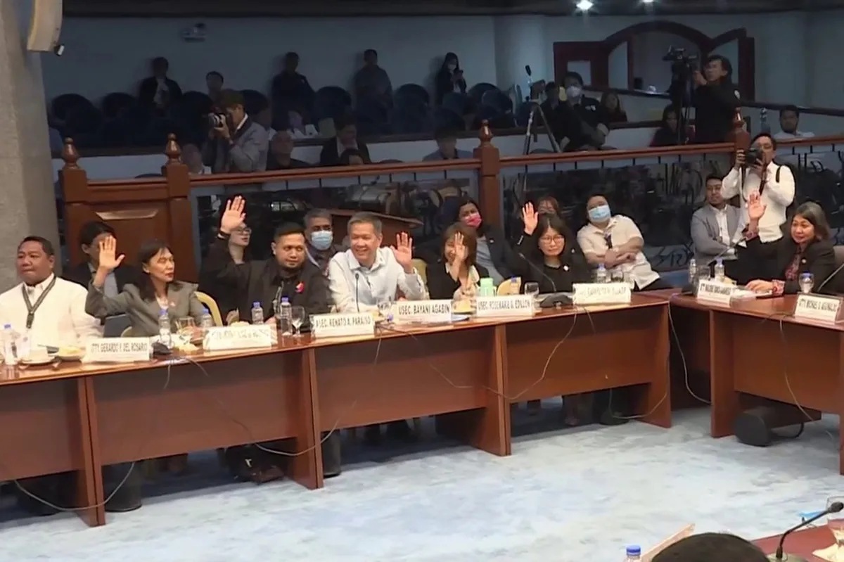 Businessmen rue 'restrictive' economic provisions in 1987 Constitution ...