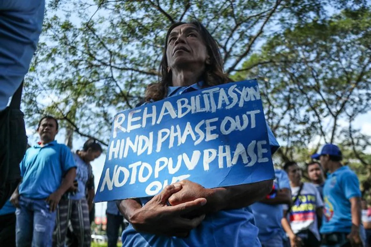 Transport groups press Supreme Court to stop PUV modernization | ABS ...
