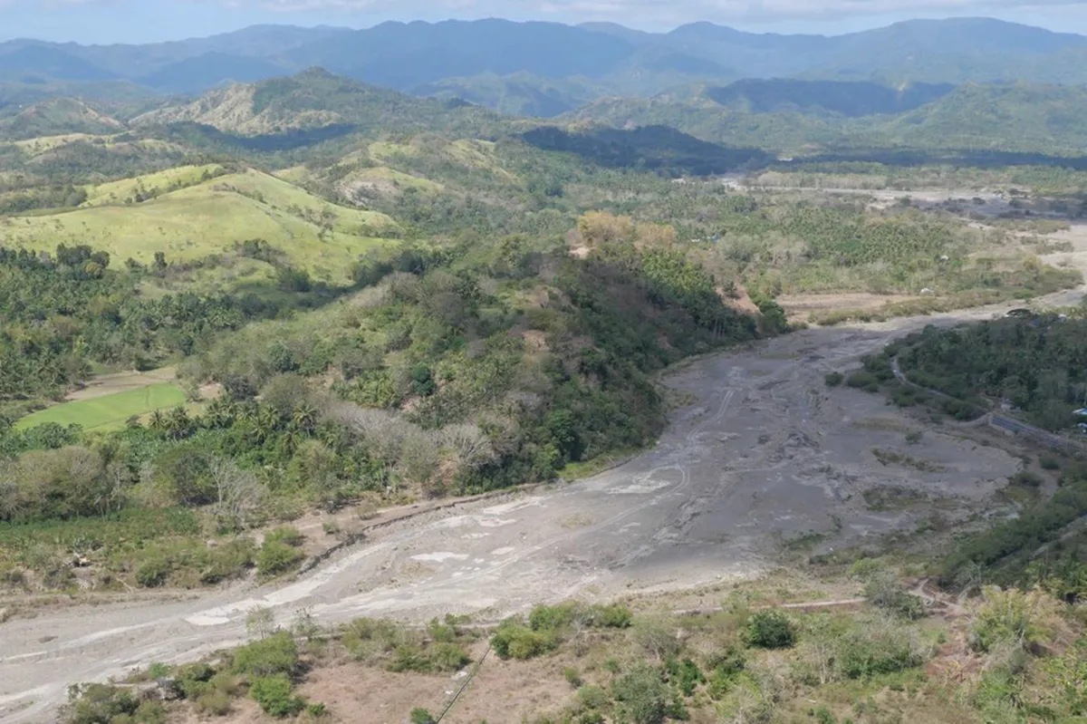 River runs dry in Bulalacao, Oriental Mindoro | ABS-CBN News