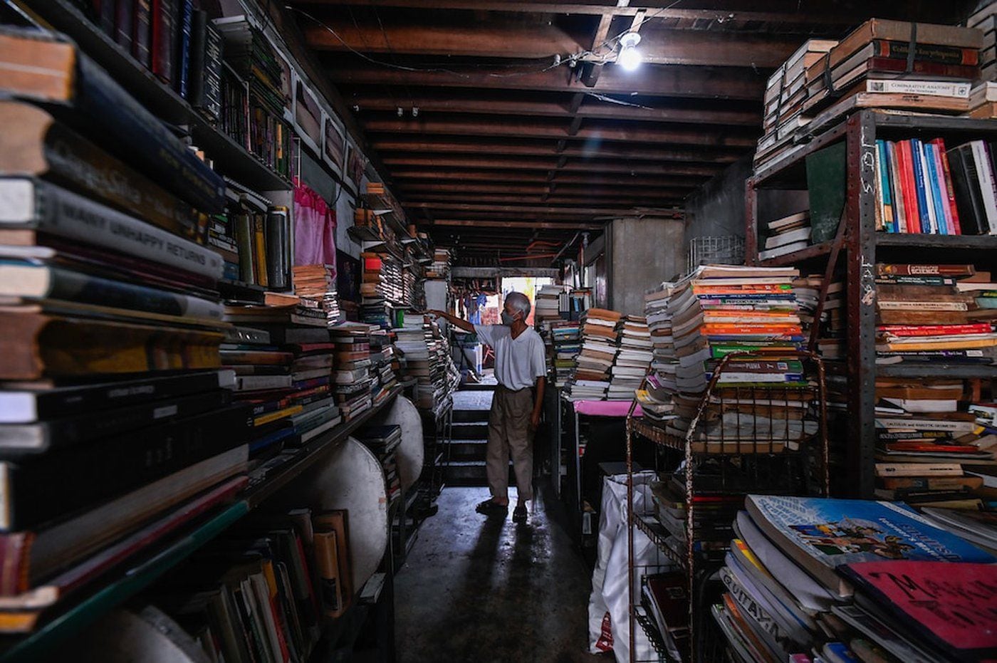 Here's how you can help Mang Nanie's library | ABS-CBN Lifestyle