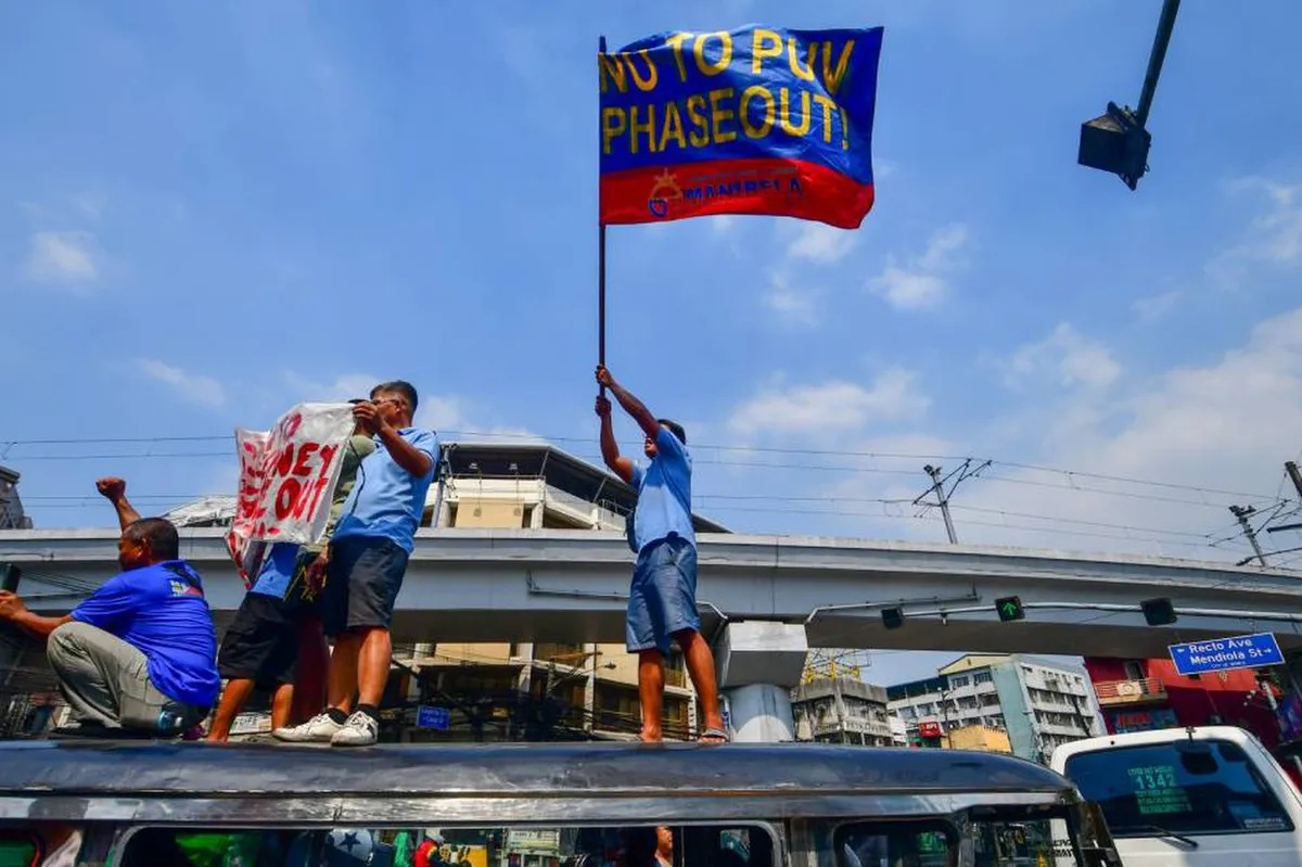 Gov't unfazed by fresh Metro Manila protests vs jeepney modernization ...