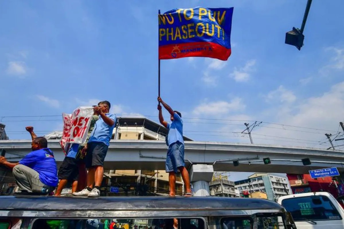 Gov't unfazed by fresh Metro Manila protests vs jeepney modernization ...