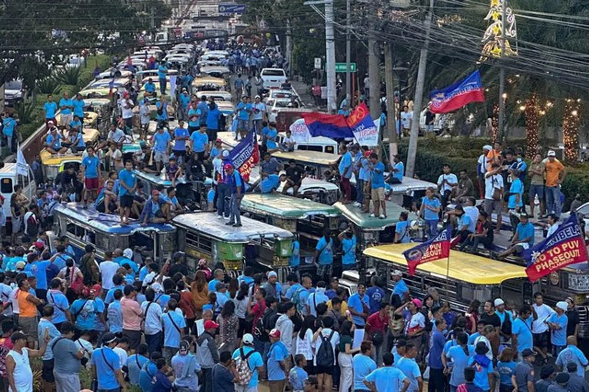 Jeepney protest results in blockade | ABS-CBN News