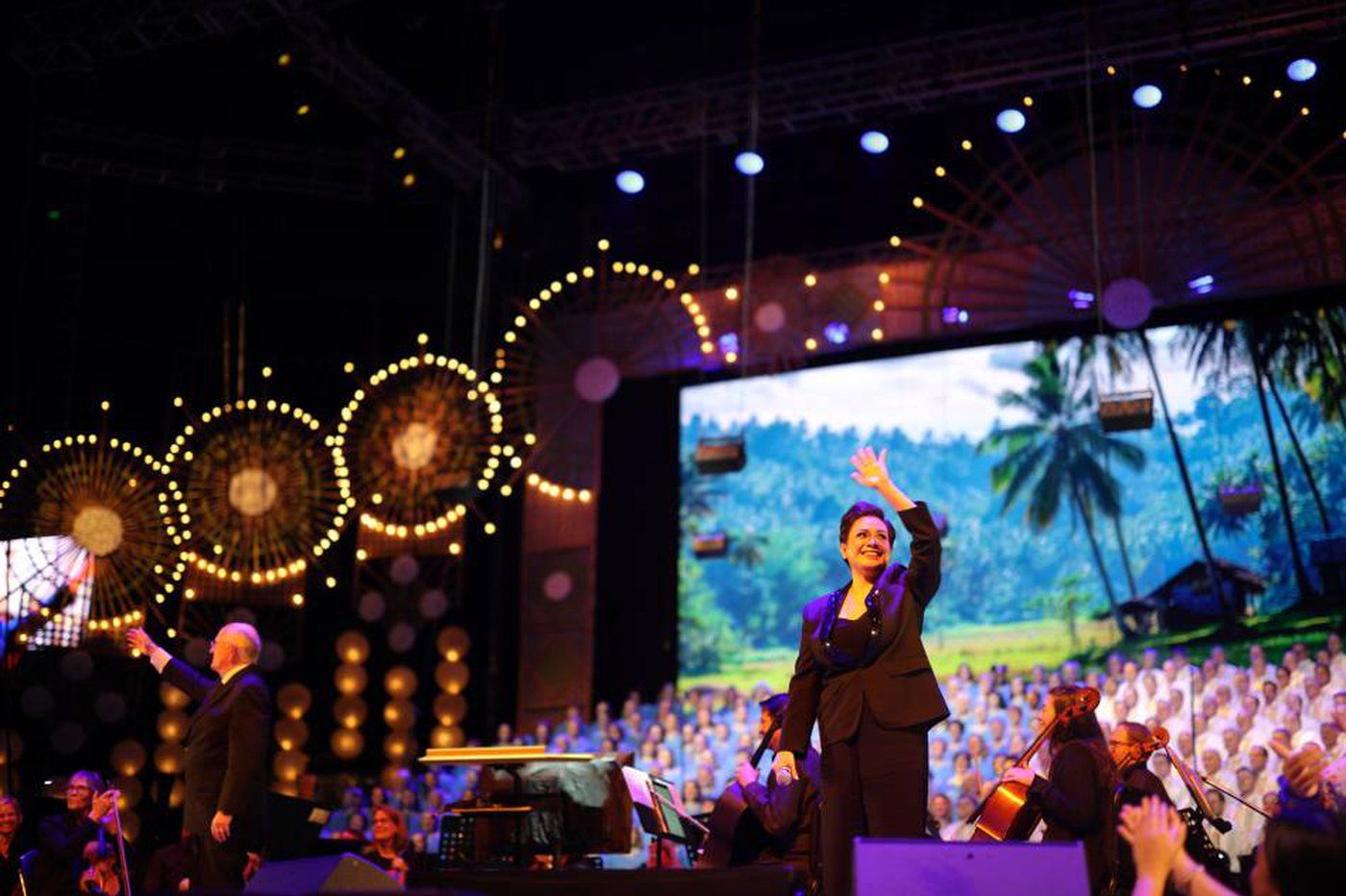 Tabernacle Choir, Lea Salonga amaze Filipino audience | ABS-CBN Lifestyle