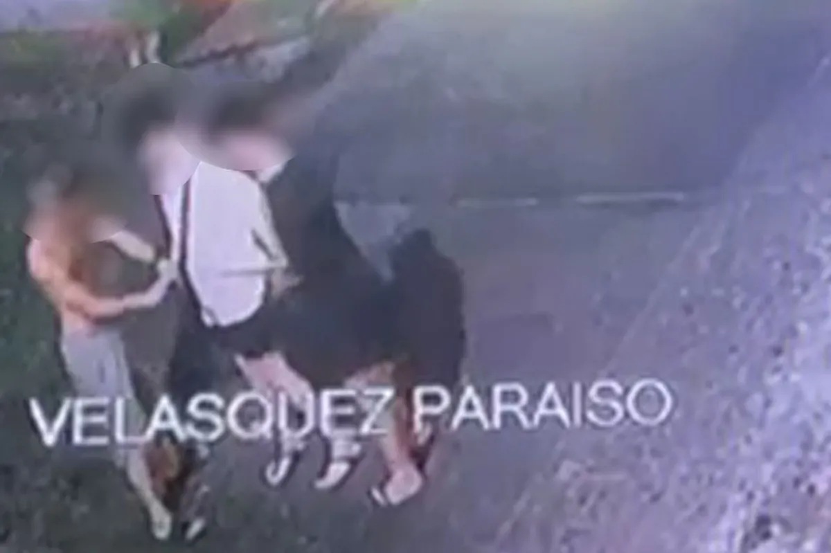 Sapul sa CCTV: Lalaki ninakawan ng mga kawatan sa Tondo | ABS-CBN News Sapul sa CCTV: Lalaki ninakawan ng mga kawatan sa Tondo | ABS-CBN News