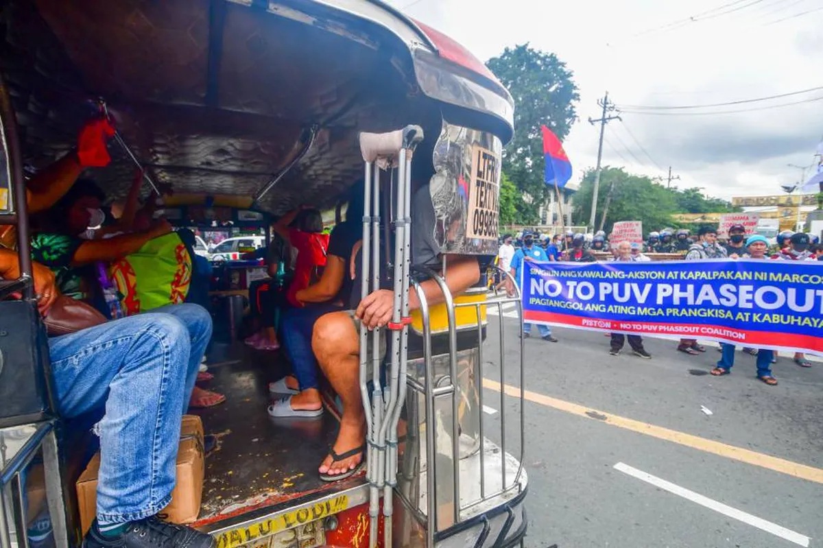 Jeepney groups plan new transport caravan this month | ABS-CBN News