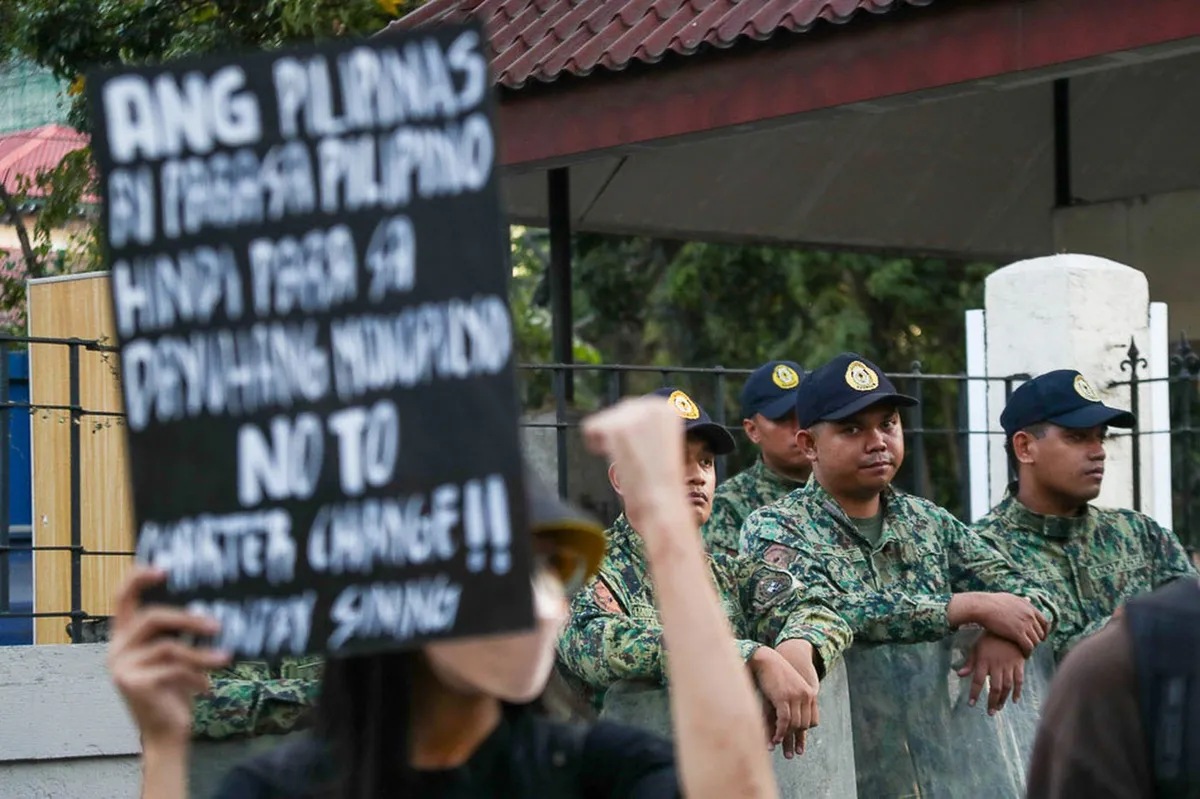 Keeping watch on anti-Cha-Cha protesters | ABS-CBN News