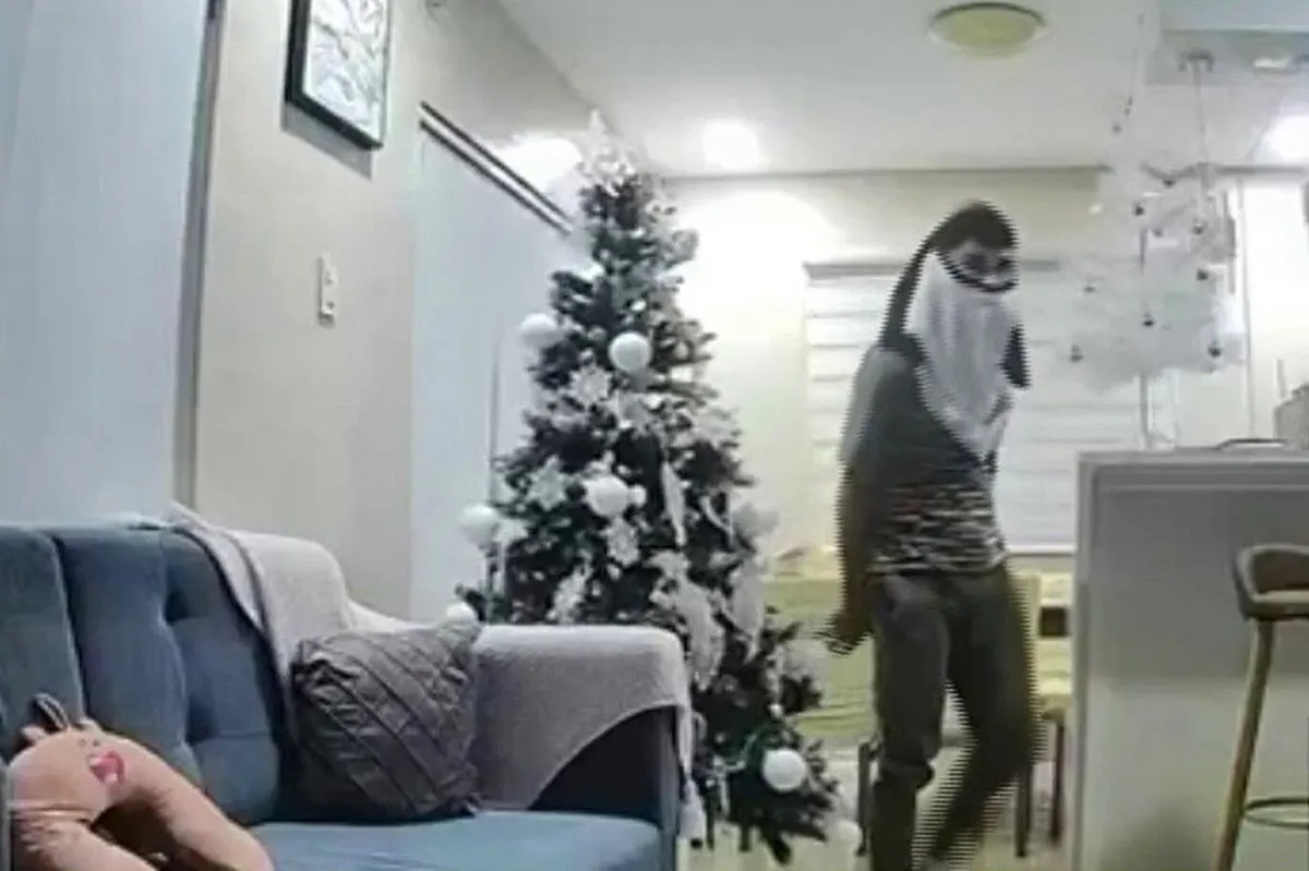 Suspek sa pagnanakaw, nag-vape, uminom ng tubig sa bahay ng ninakawan ... Suspek sa pagnanakaw, nag-vape, uminom ng tubig sa bahay ng ninakawan ...
