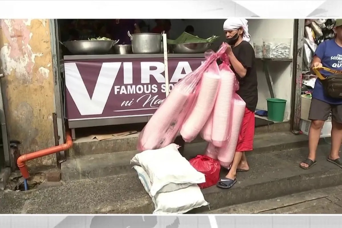 Ilang deboto ng Nazareno namamanata sa pamamagitan ng 'caridad' | ABS ...