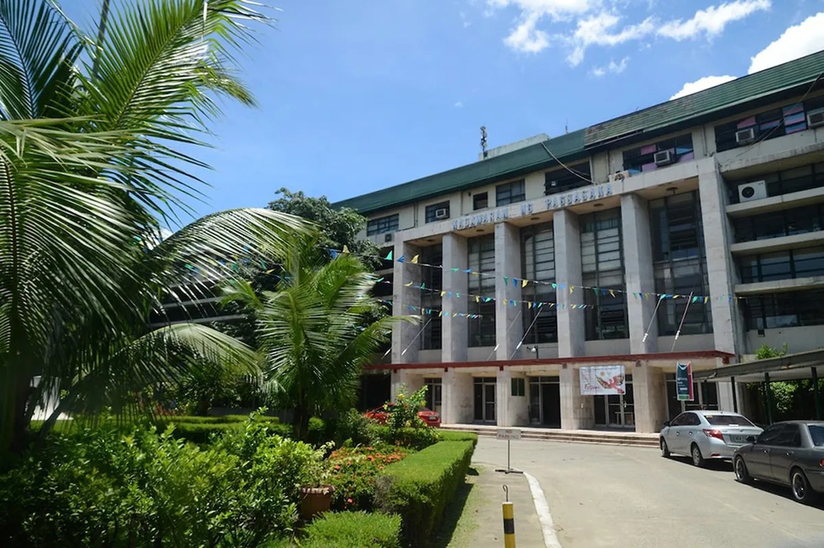 Two senior execs leave agri dept amid reshuffle of officials | ABS-CBN News