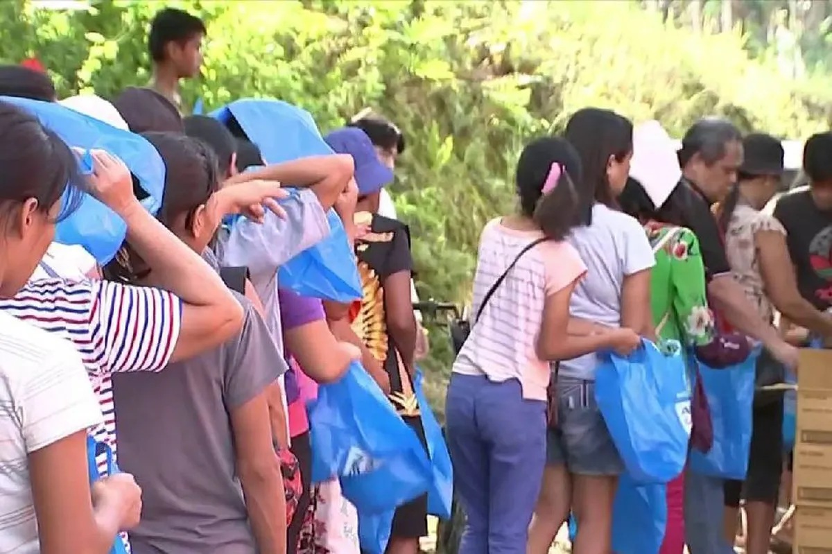 Mga nilindol sa Surigao del Sur, hinatiran ng tulong | ABS-CBN News
