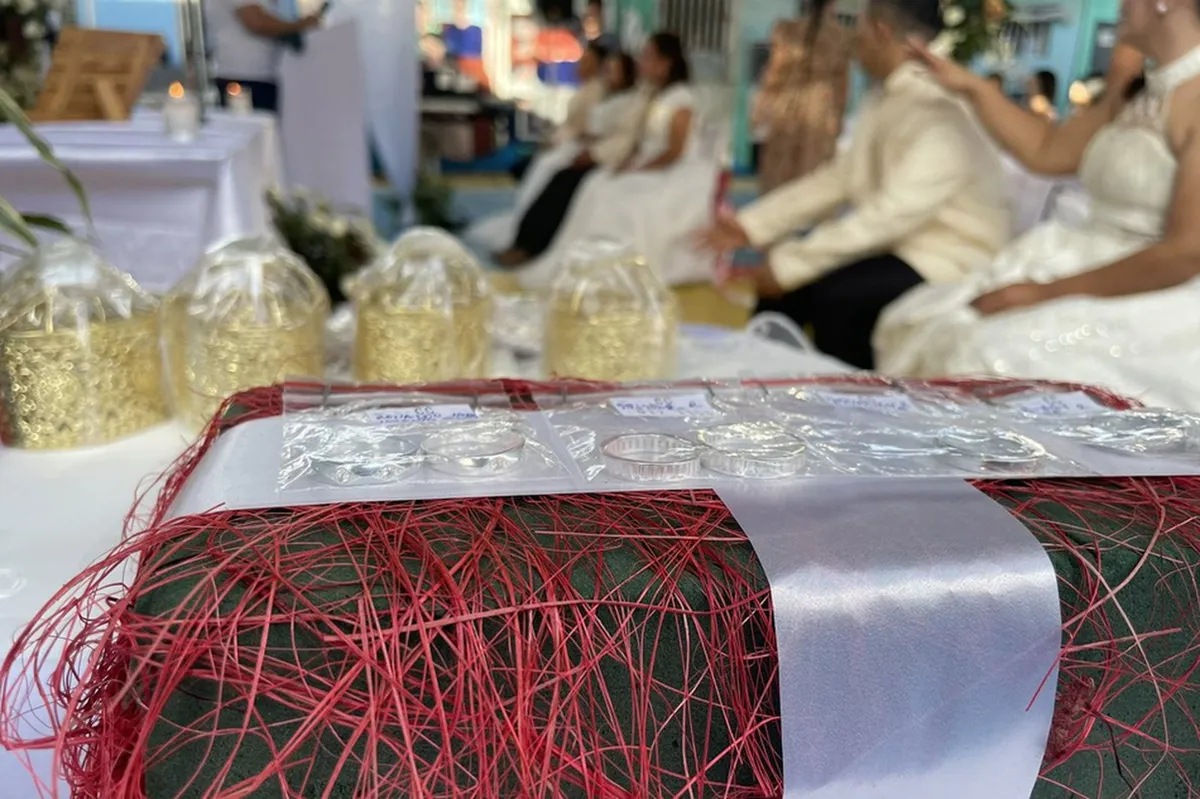 Jail inmates, partners get married on eve of Valentine's Day | ABS-CBN News