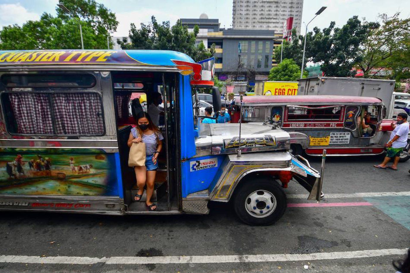 Jeepney modernization may mean higher fares, fewer routes: Think tank ...