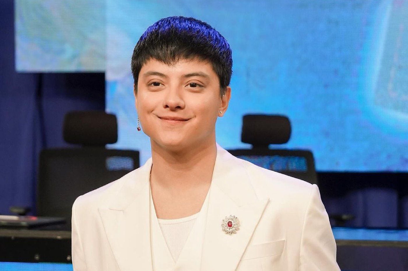 Daniel Padilla renews contract with ABS-CBN | ABS-CBN Entertainment