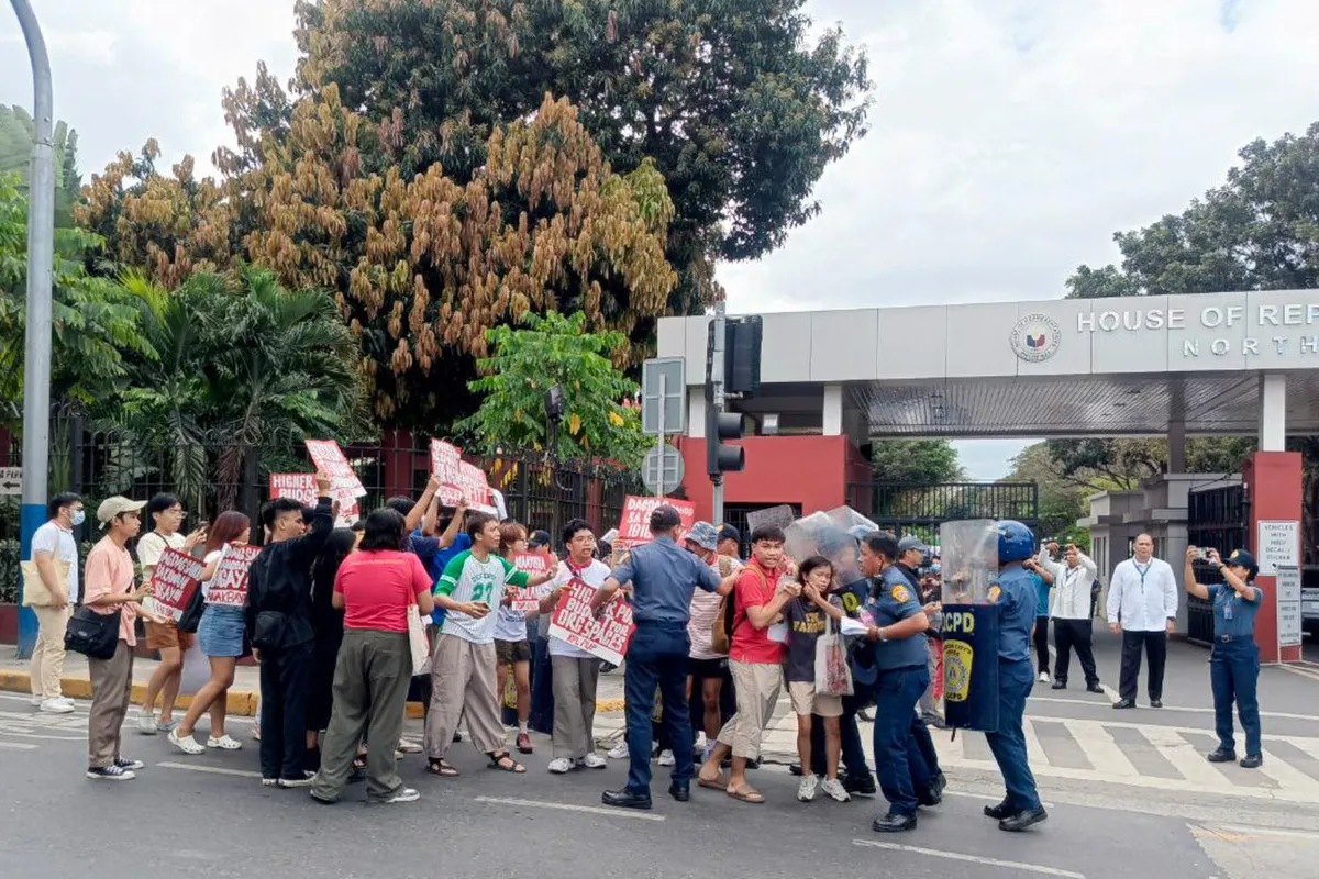Authorities alarmed over 'violent' police dispersal of PUP students ...