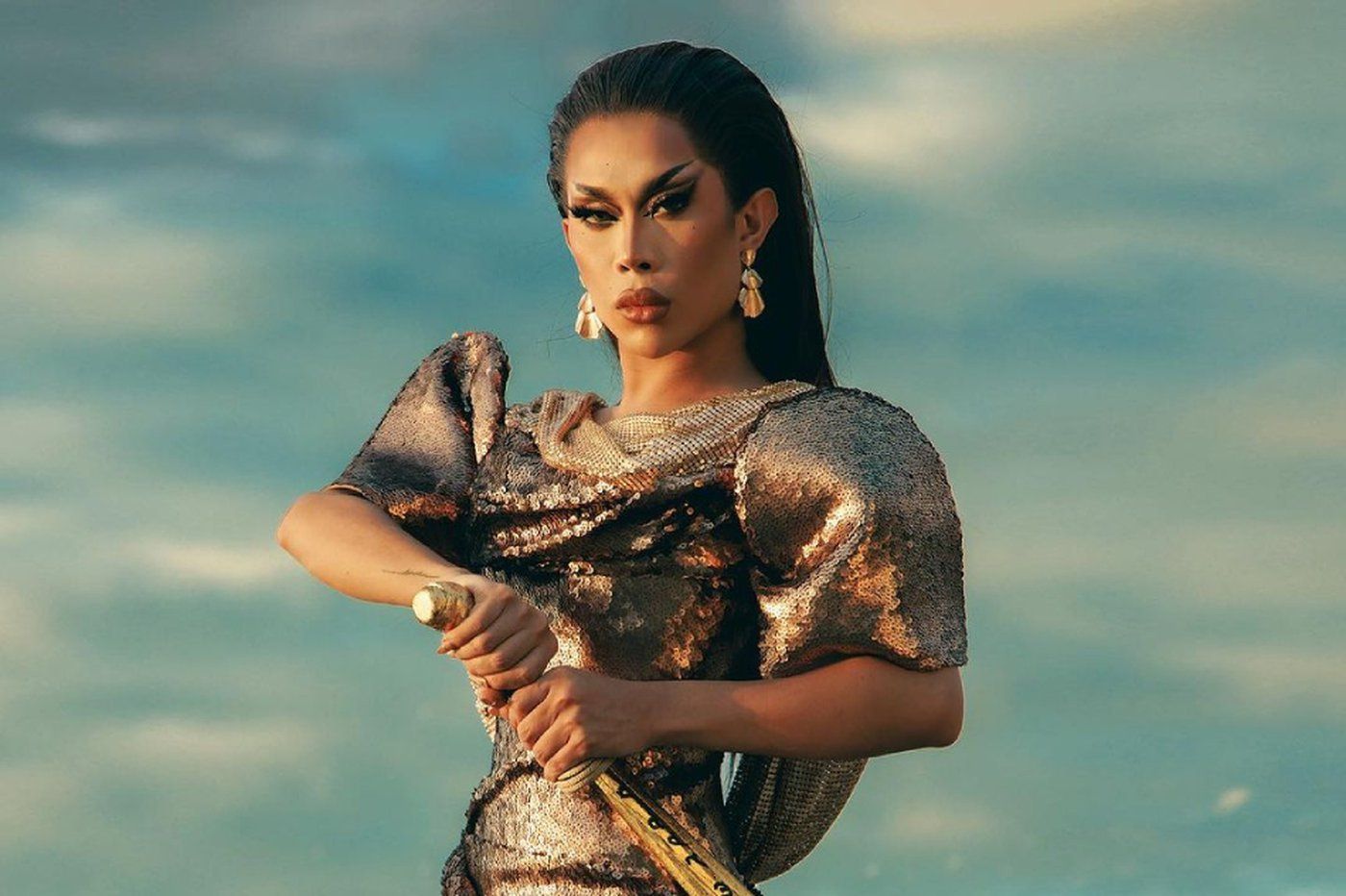 Marina Summers 'chops colonizers' in 'Drag Race: UK vs the World ...