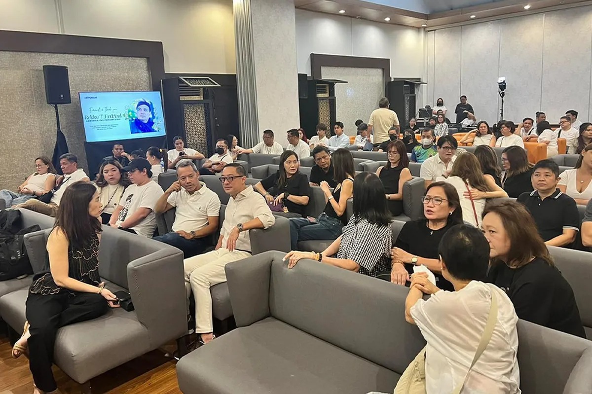 Celebrities, ABS-CBN executives visit Deo Endrinal’s wake | ABS-CBN ...