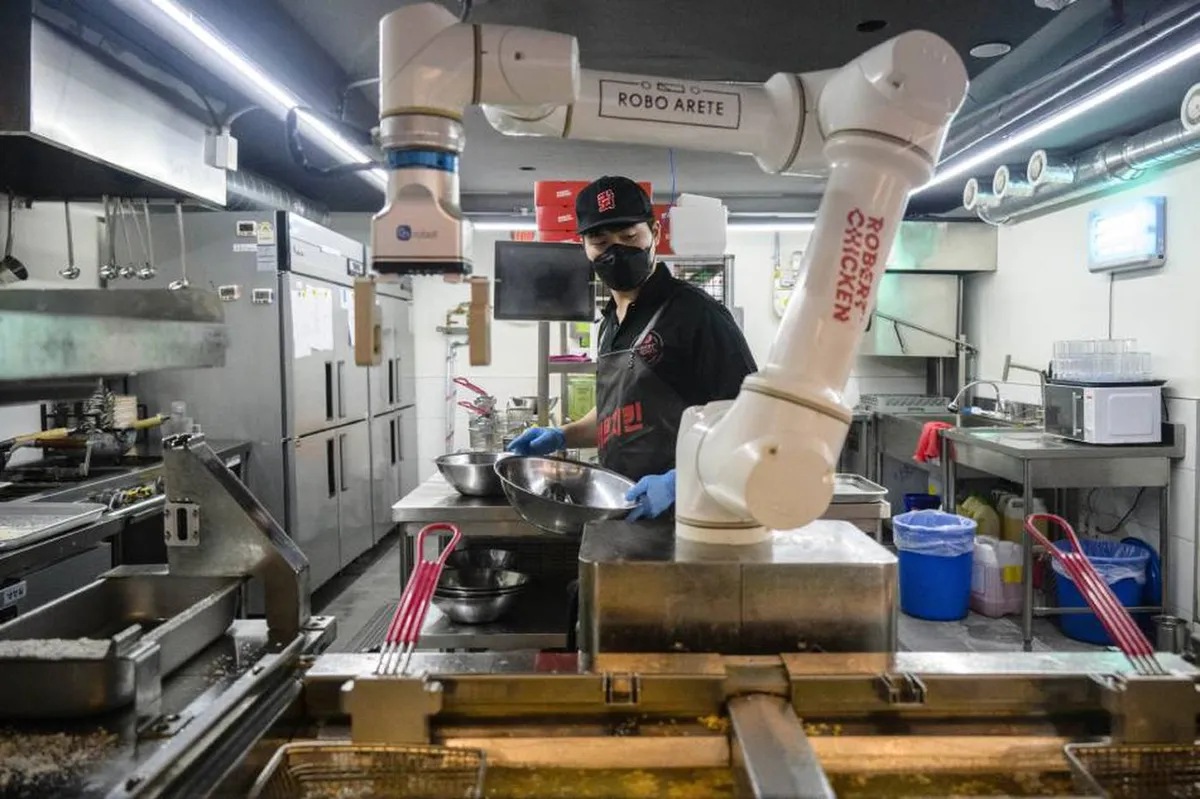 Robot fried chicken: entrepreneur seeks to improve S. Korea's favourite ...