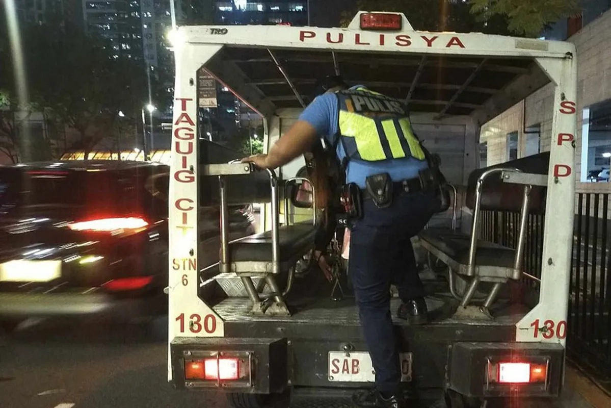 Lalaki timbog sa pambabastos sa babaeng pulis sa Taguig | ABS-CBN News