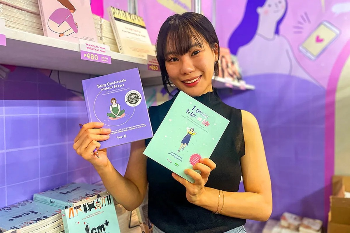 Korean author Kim Soo-Hyun visits PH for book signing | ABS-CBN Lifestyle