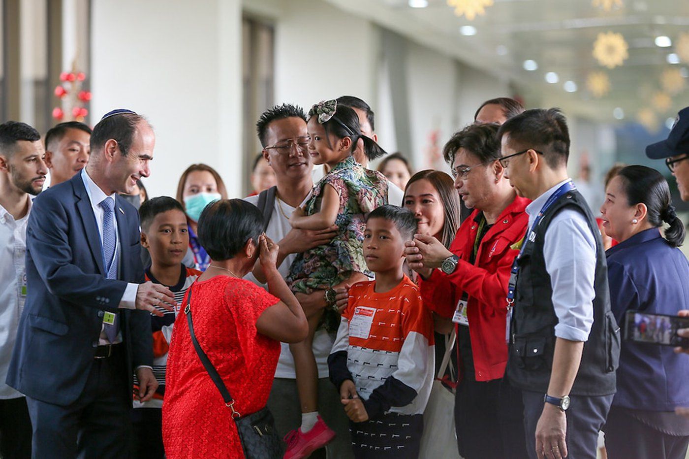 Filipino held hostage by Hamas reunites with family | ABS-CBN News