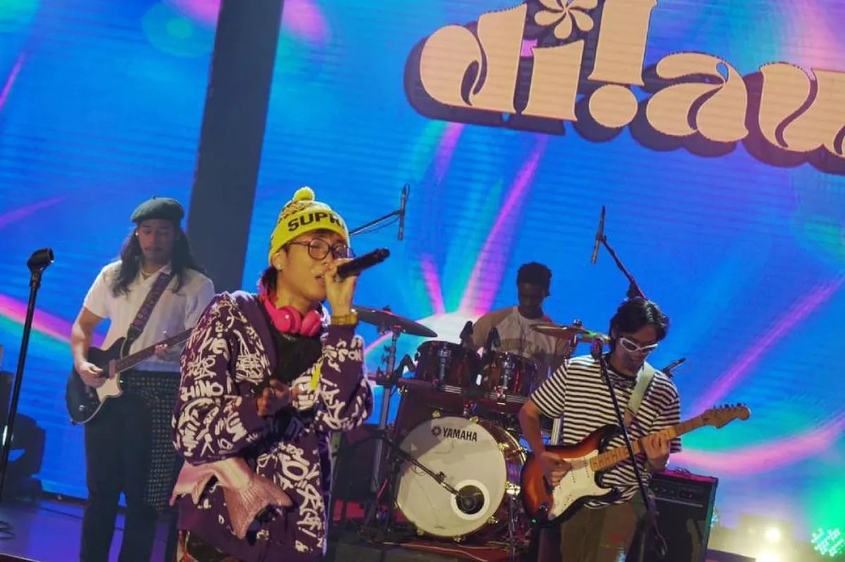 Dilaw band performs new song on 'It's Showtime' | ABS-CBN Entertainment