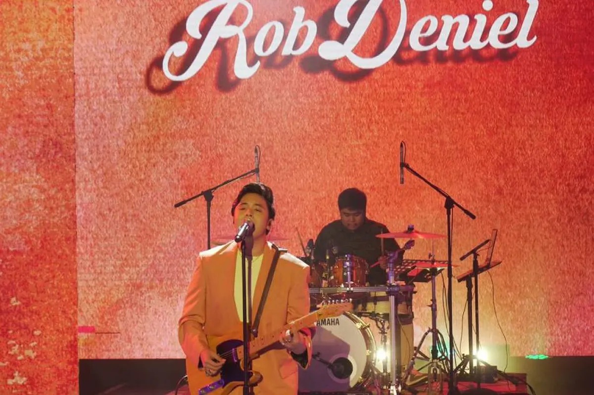 WATCH: Rob Deniel performs hits on 'It's Showtime' | ABS-CBN Entertainment