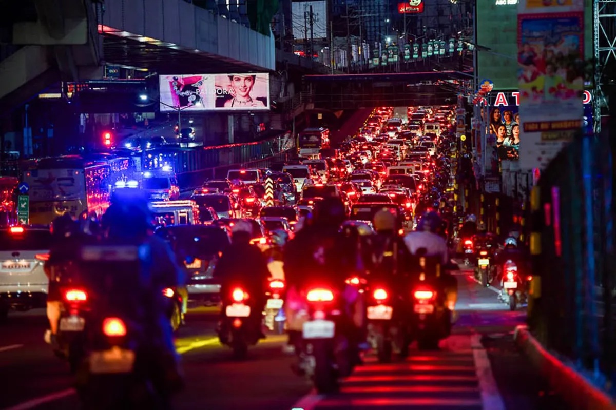 EDSA's twinkling lights | ABS-CBN News