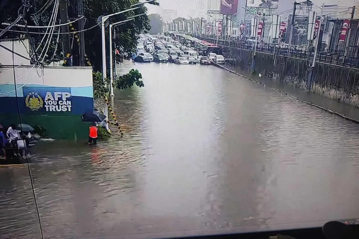 Heavy rain brings flooding in parts of Metro Manila | ABS-CBN News